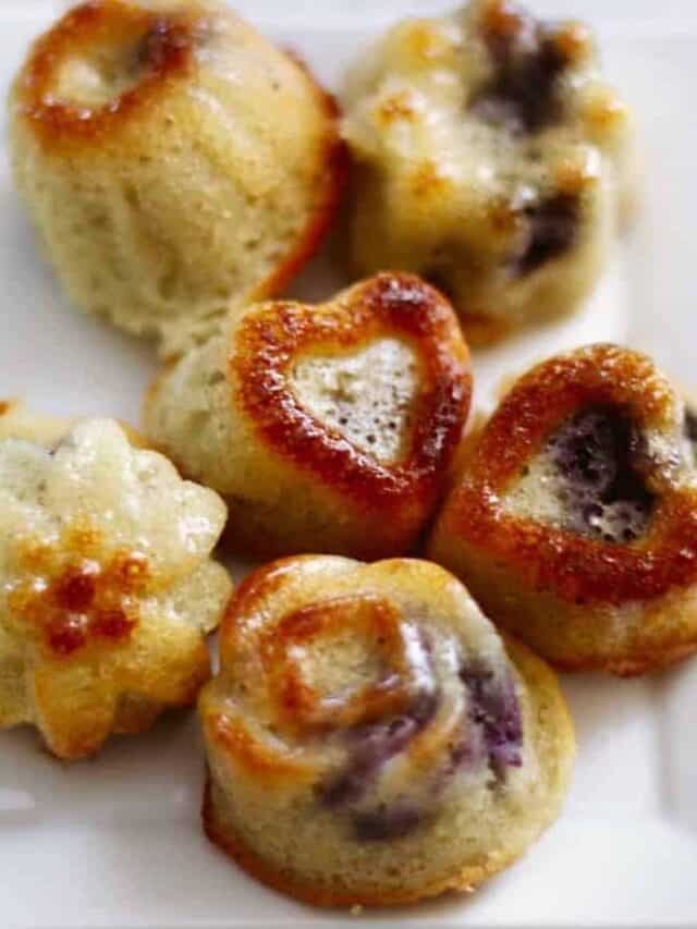 KETO CAKE | ALMOND COCONUT BLUEBERRY CAKELETS - TwoSleevers