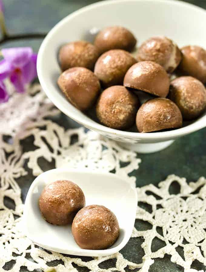 Chocolate Truffles | Keto Truffle Fat Bomb Recipe - TwoSleevers