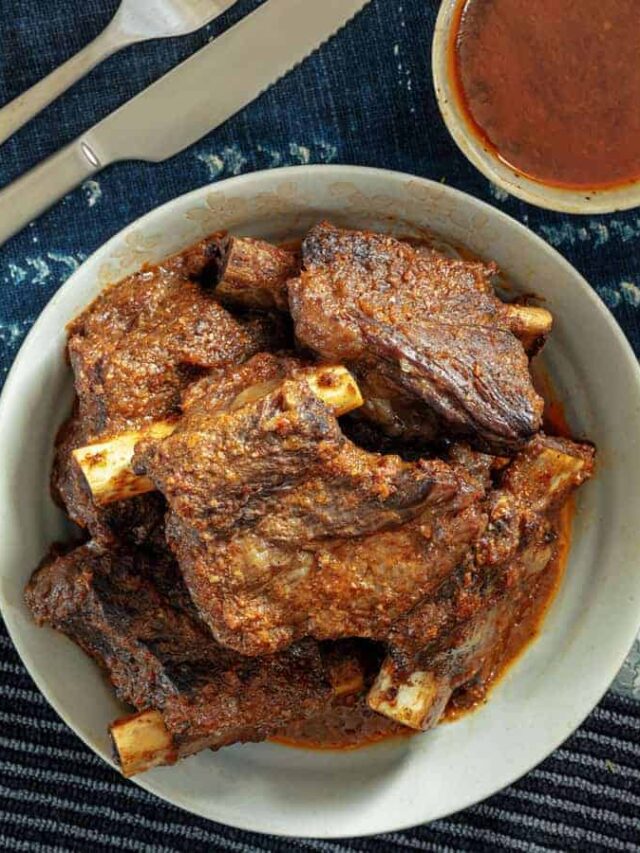 Instant Pot Beef Short Ribs - TwoSleevers