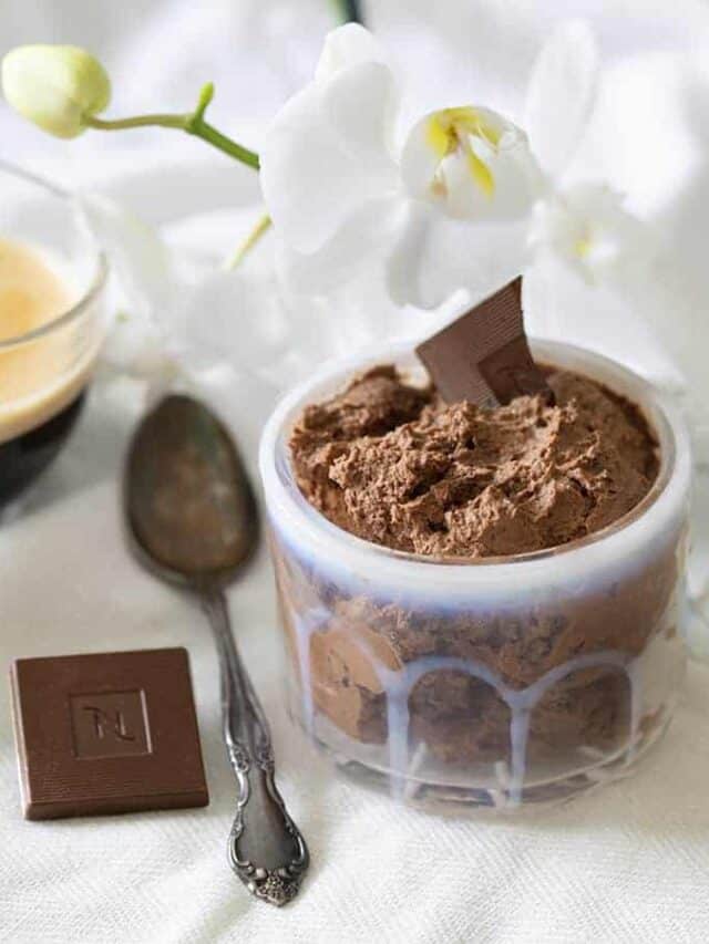 FRENCH SILK PIE | CRUSTLESS FRENCH SILK PIE PUDDING - TwoSleevers