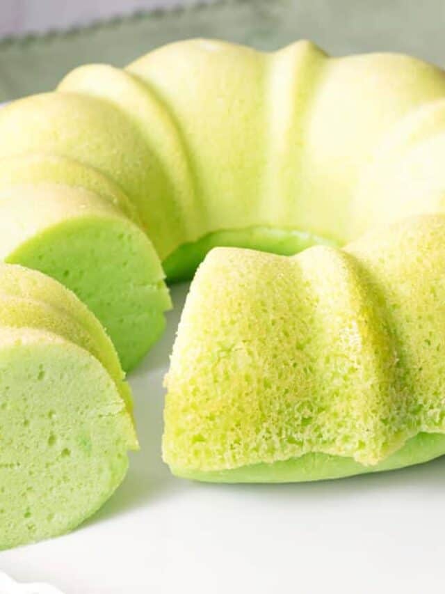 Pandan Cake - TwoSleevers
