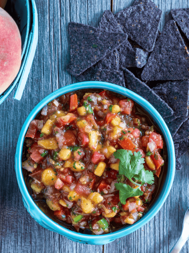 PEACH SALSA RECIPE | HOMEMADE PEACH MANGO SALSA - TwoSleevers