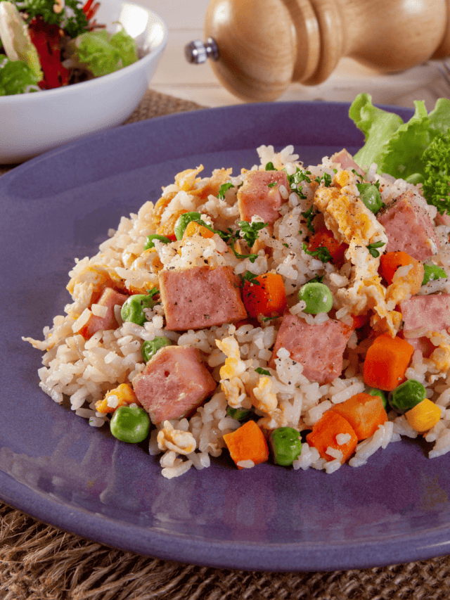 SPAM FRIED RICE | EASY FRIED RICE RECIPE - TwoSleevers