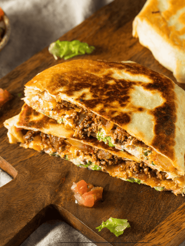 COPYCAT TACO BELL CRUNCHWRAP SUPREME | CRUNCH WRAP RECIPE - TwoSleevers