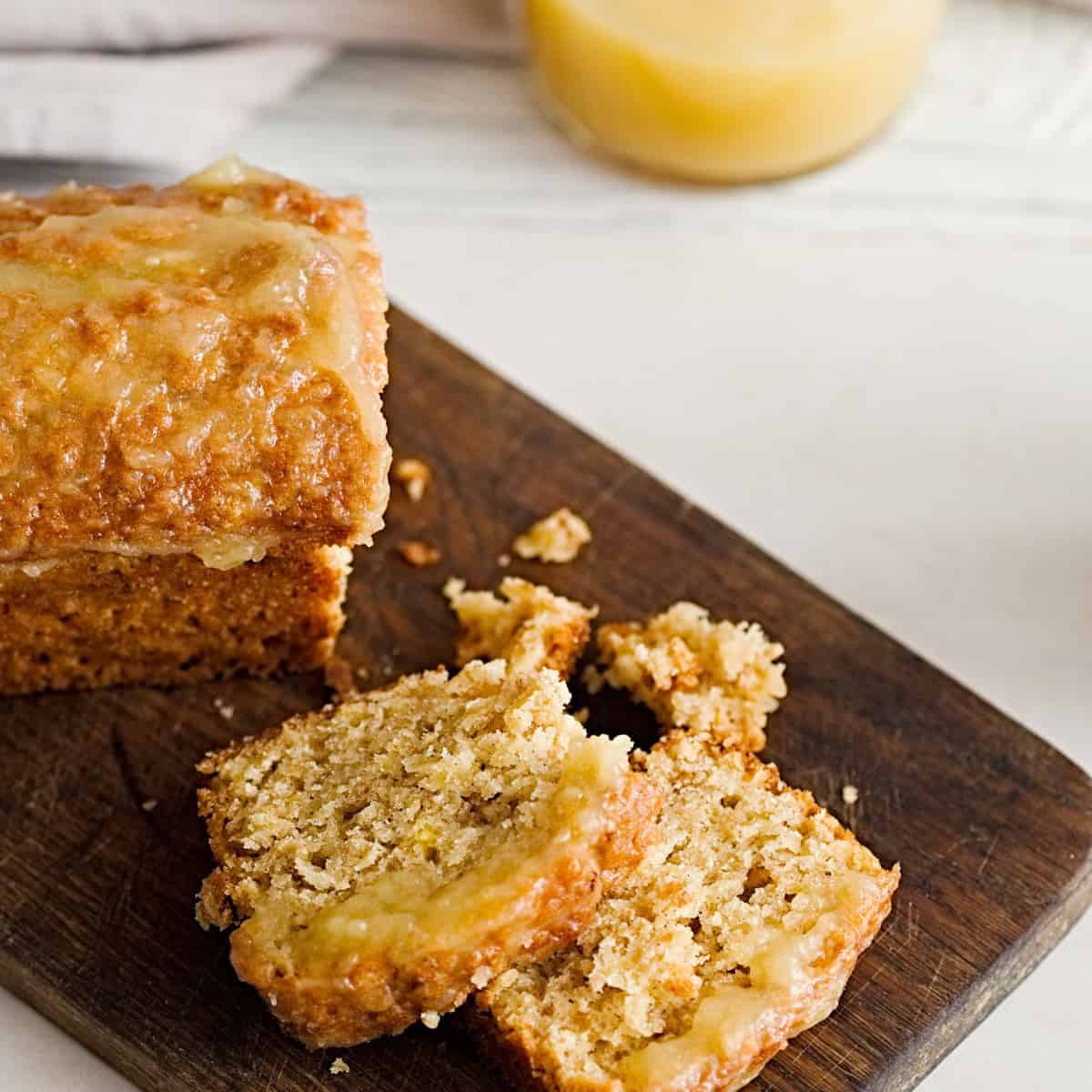 Applesauce Bread Recipe | Spiced Applesauce Bread - TwoSleevers