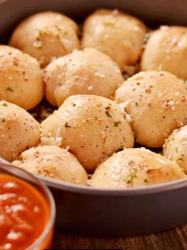 Pizza Balls | Easy Stuffed Pizza Bites - TwoSleevers
