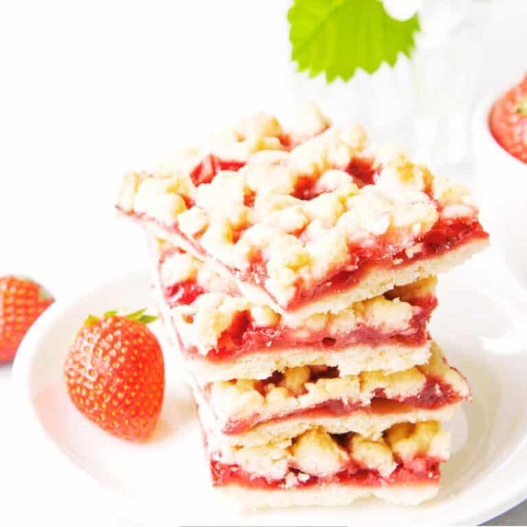 Strawberry Shortcake Bars Recipe | Easy Strawberry Bars - TwoSleevers