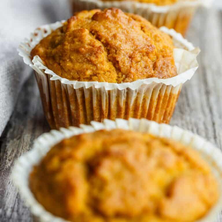 Healthy Pumpkin Muffins | Easy Pumpkin Muffin Recipe - TwoSleevers