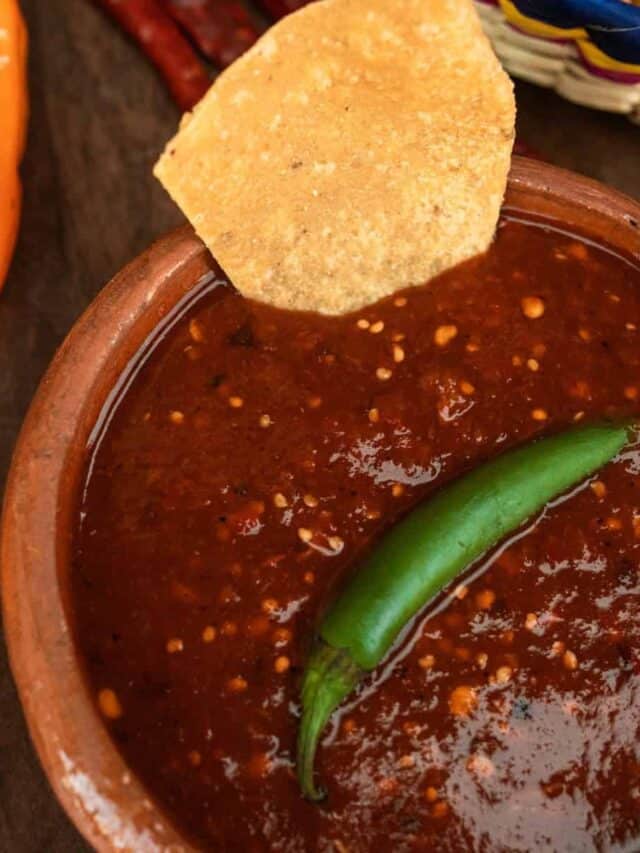 Salsa Roja Recipe | Authentic Easy Homemade Salsa Roja - TwoSleevers