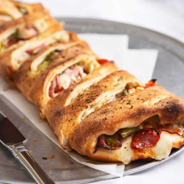 Stromboli Recipe | Delicious Italian Stromboli - TwoSleevers