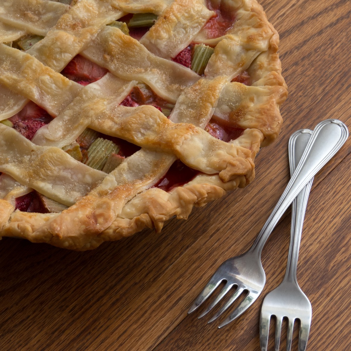 Rhubarb Pie Recipe | Homemade Rhubarb Pie - TwoSleevers